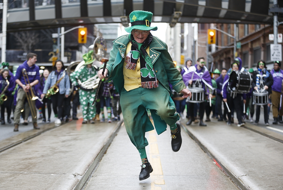 Toronto goes green during annual St. Patrick's Day parade | Toronto Sun
