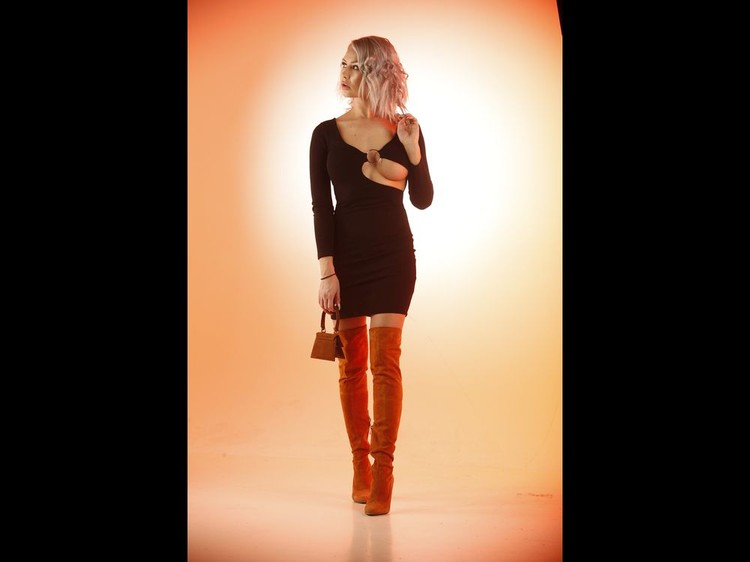 Angelina | Toronto Sun