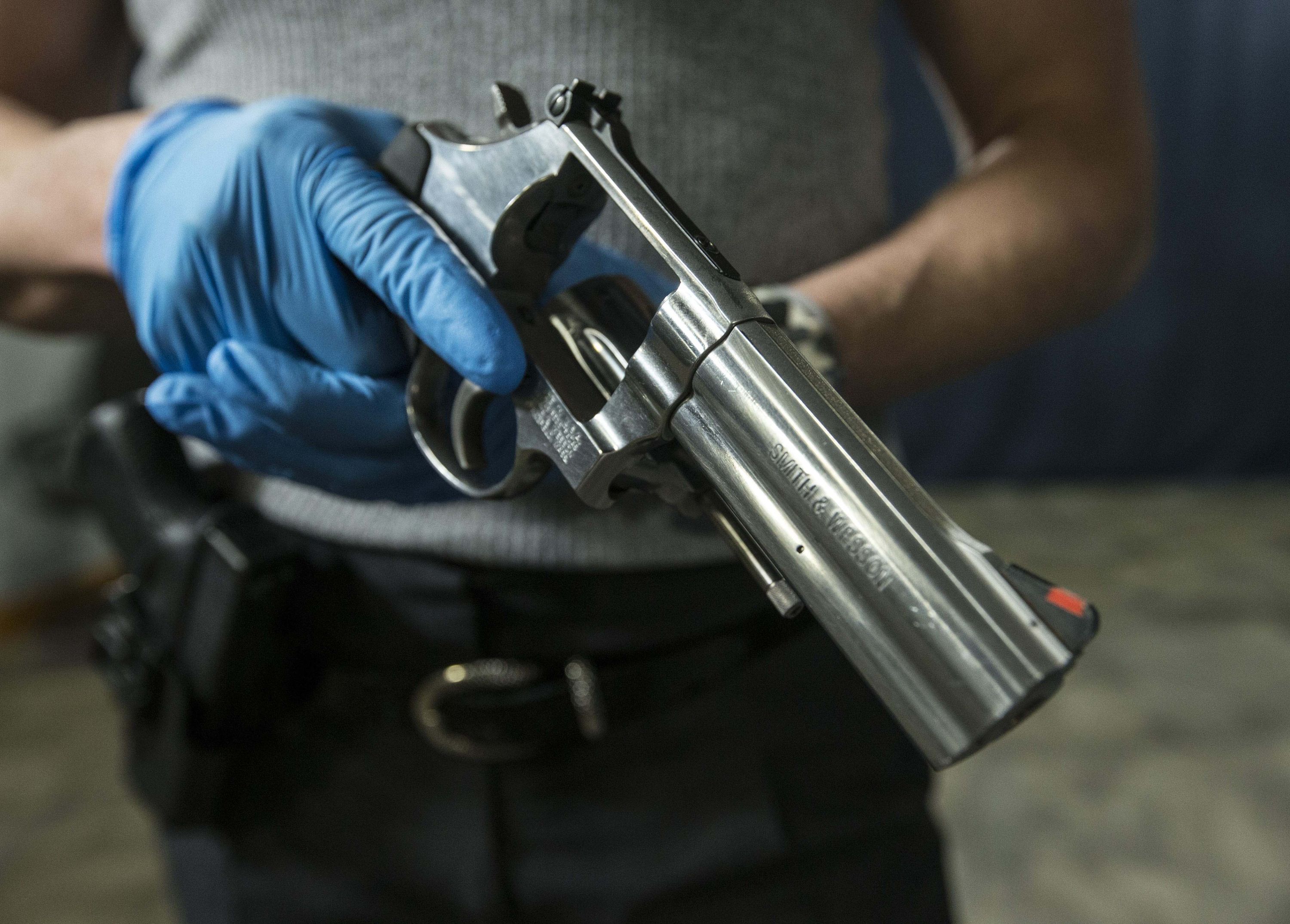 Toronto pulls trigger on 'gun buyback program' | Toronto Sun