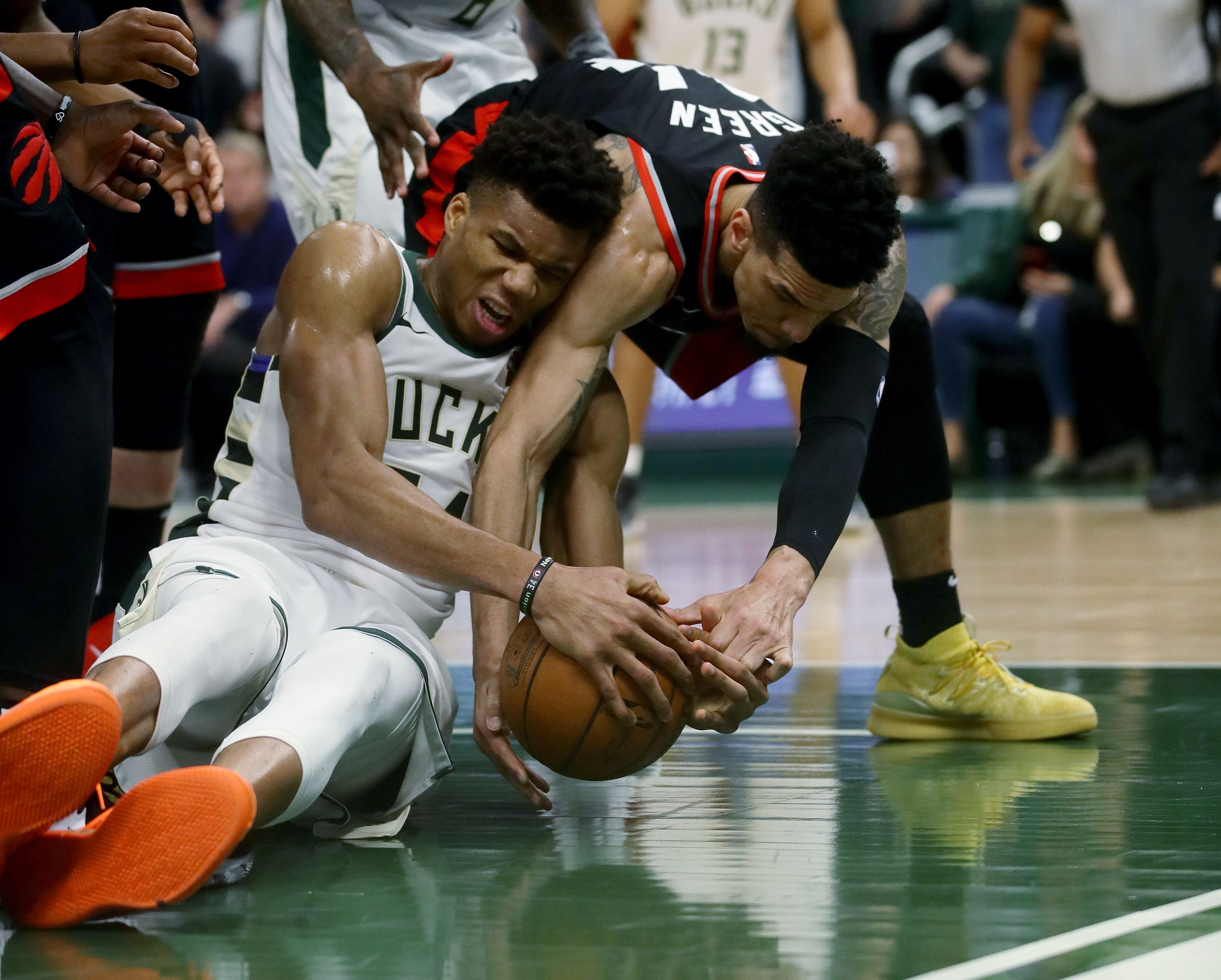 STINSON: Raptors shooters go cold late, cost them Game 1 | Toronto Sun