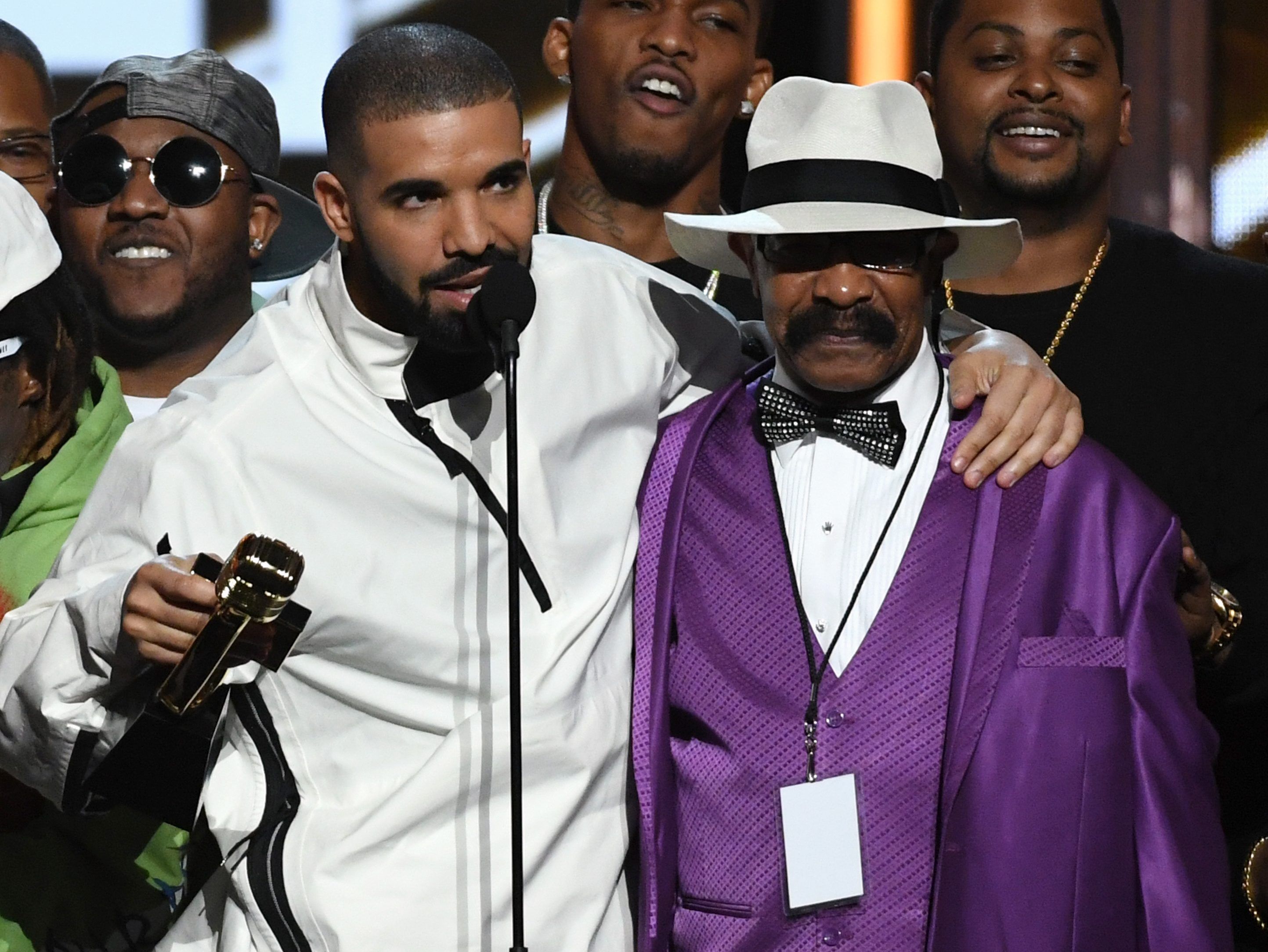 Drake's dad wins $300,000 on big bet for Raps playoff victory | Toronto Sun