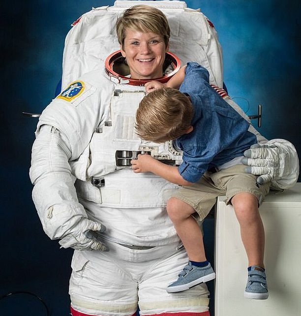 astronaut divorced