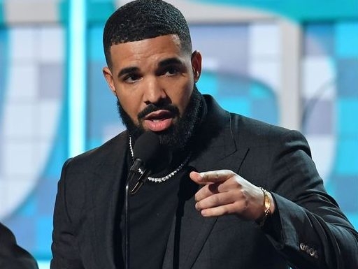 Alleged assault outside Drake's Toronto mansion nets woman charges ...