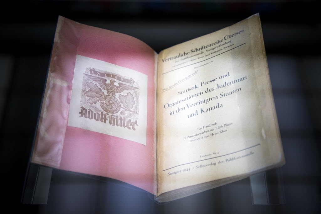 Canadian archivists pay US$4,500 for Hitler book | Toronto Sun