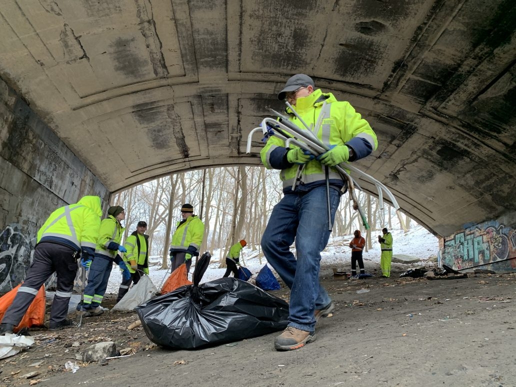 Rosedale Valley homeless camp dismantled | Toronto Sun