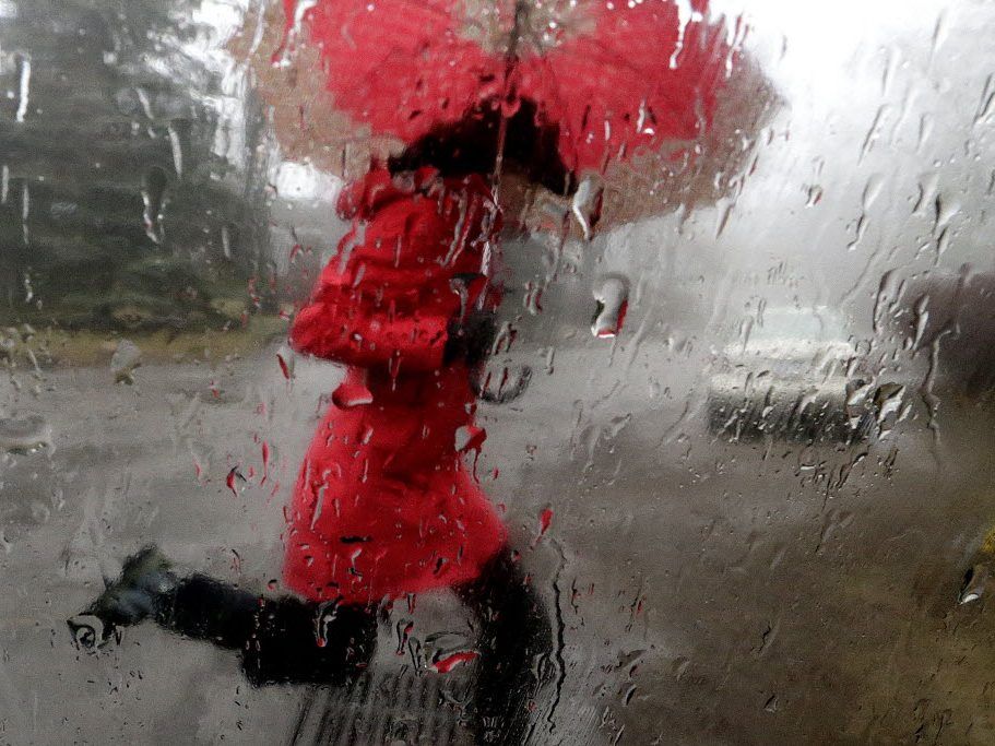 RAIN, RAIN WON'T GO AWAY: "Real whopper of a system" arrives in T.O ...