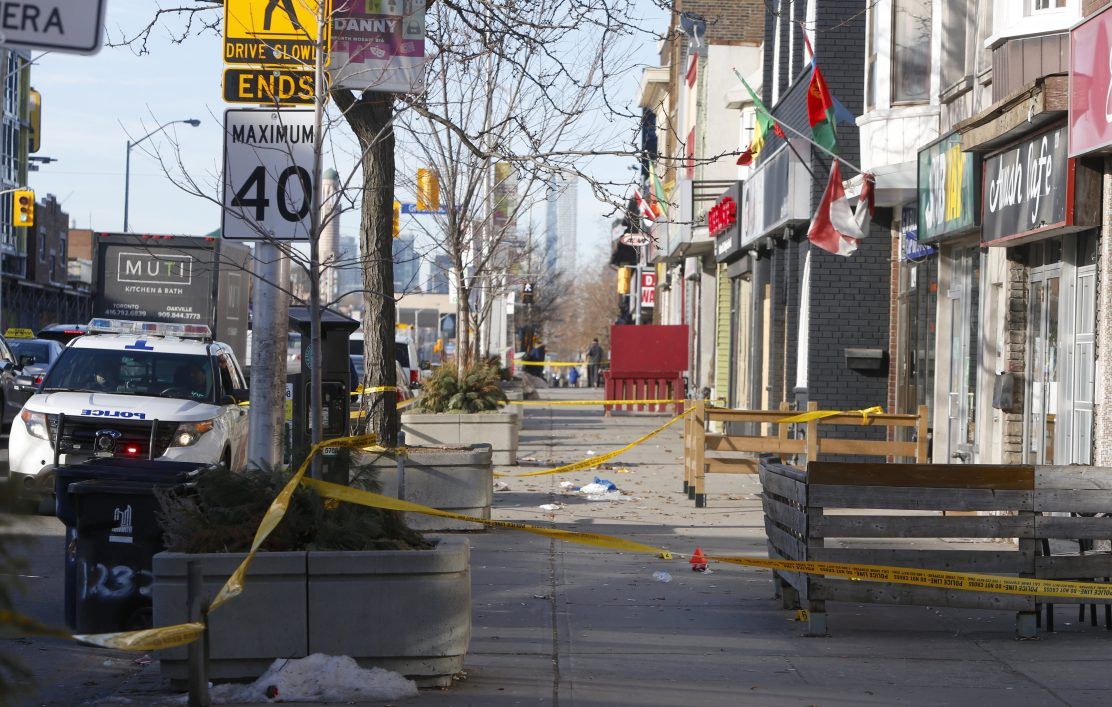 Man murdered in shooting outside Danforth bar | Toronto Sun