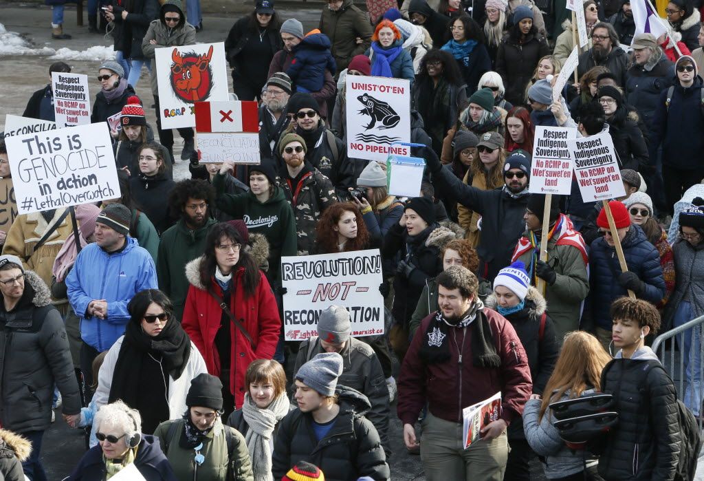 Thousands attend Toronto rally in support of Wet’suwet’en hereditary ...