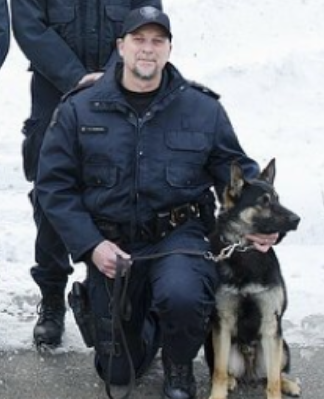 WARMINGTON: Four suspected bandits nabbed on a dog day afternoon in ...