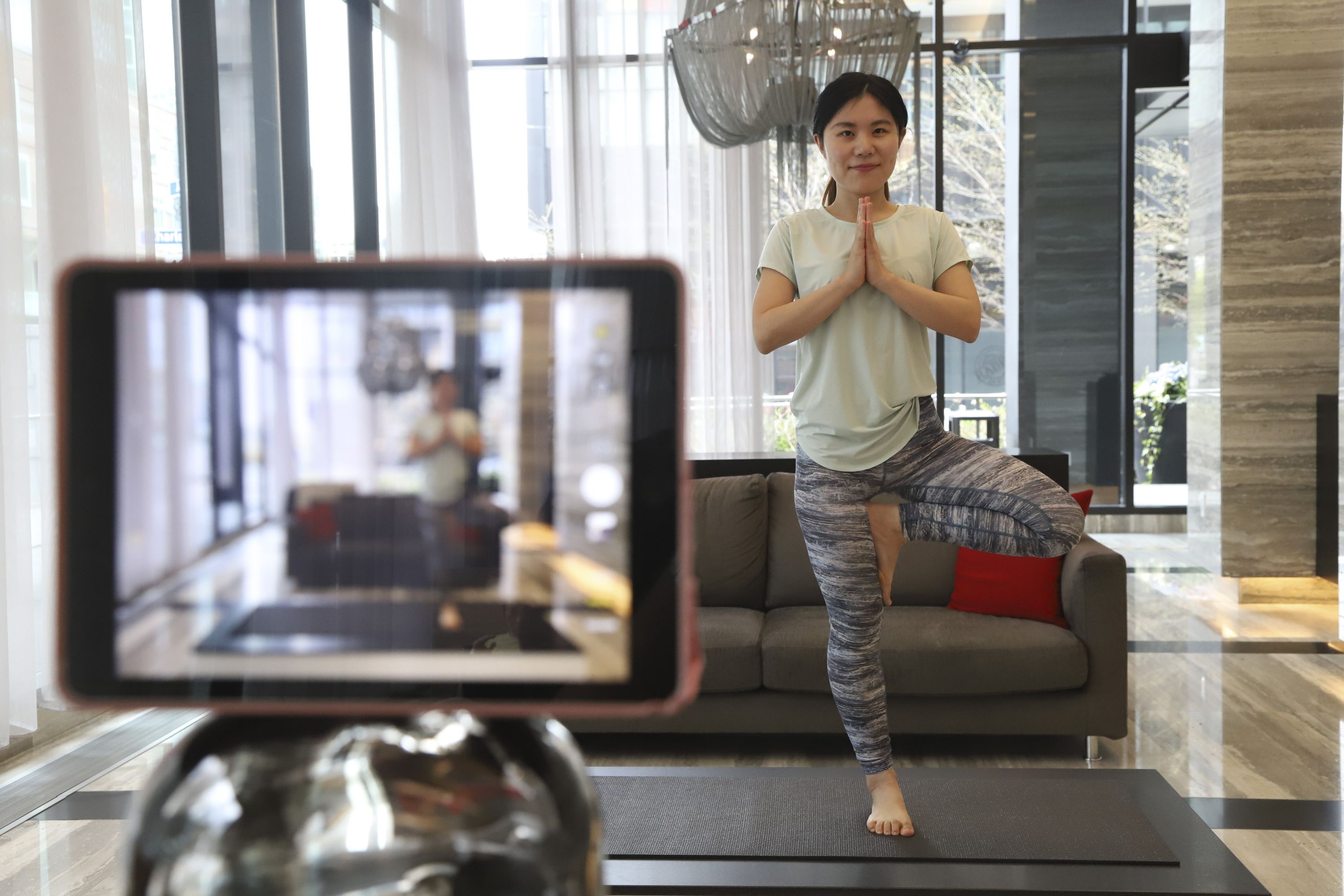 Yoga instructor shows great flexibility in time of need | Toronto Sun