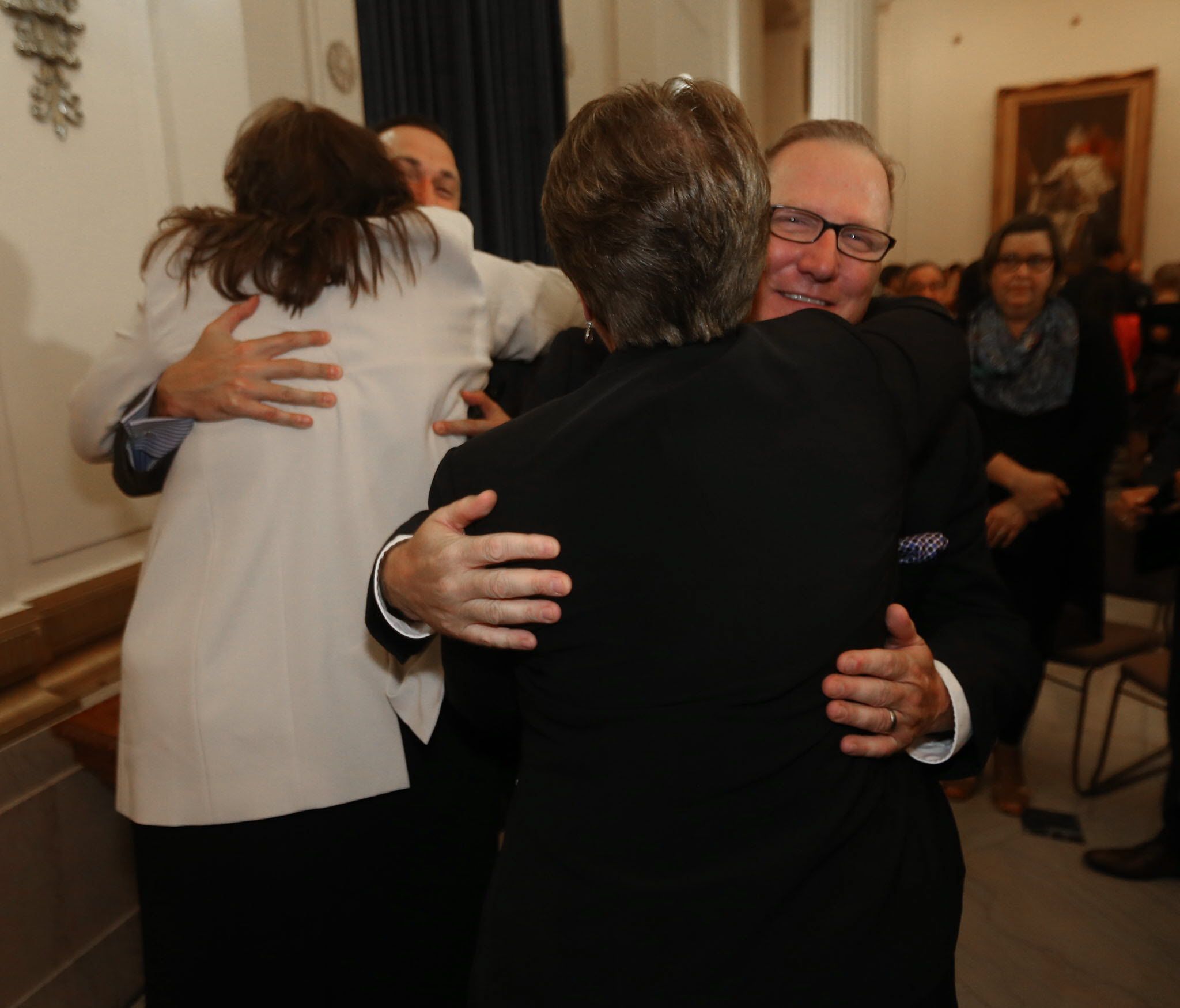 Are you a 'hugger'? Genetics may have played a role | Toronto Sun