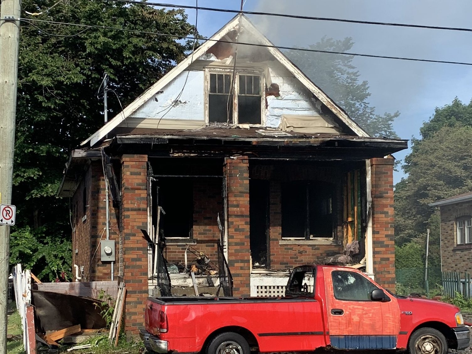 Eight left homeless after Oshawa rooming-house fire | Toronto Sun