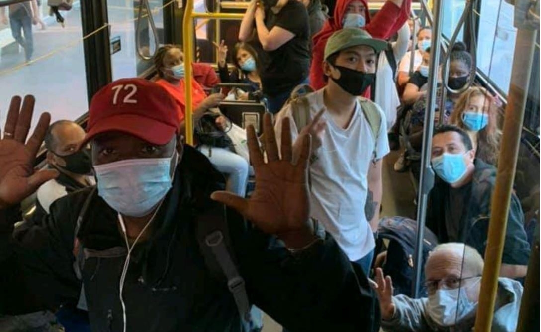 Social media highlights TTC crowding issue | Toronto Sun