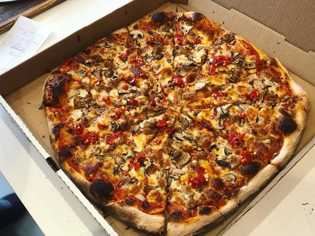 Toronto's greatest old-school pizzerias | Toronto Sun