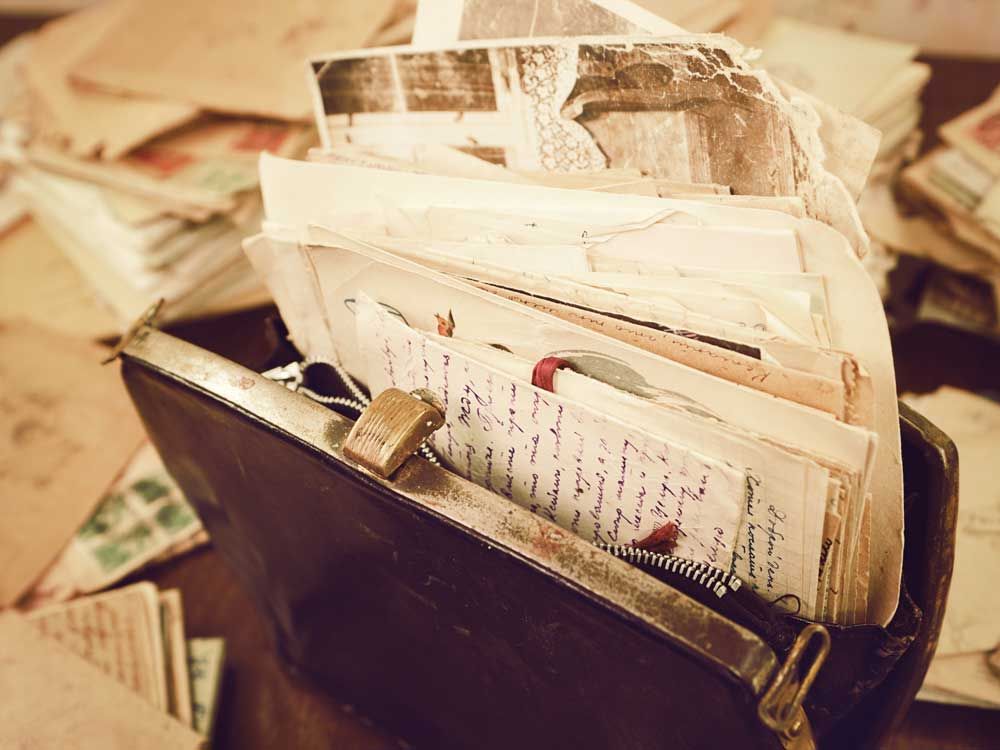 ASK AMY: Letters should go to the archive, not the shredder | Toronto Sun