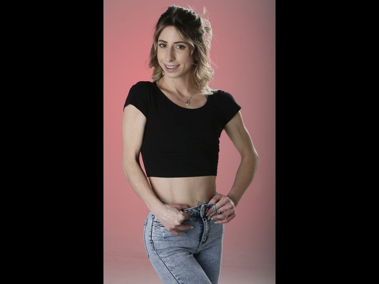 SUNshine Girl Taylor | Toronto Sun