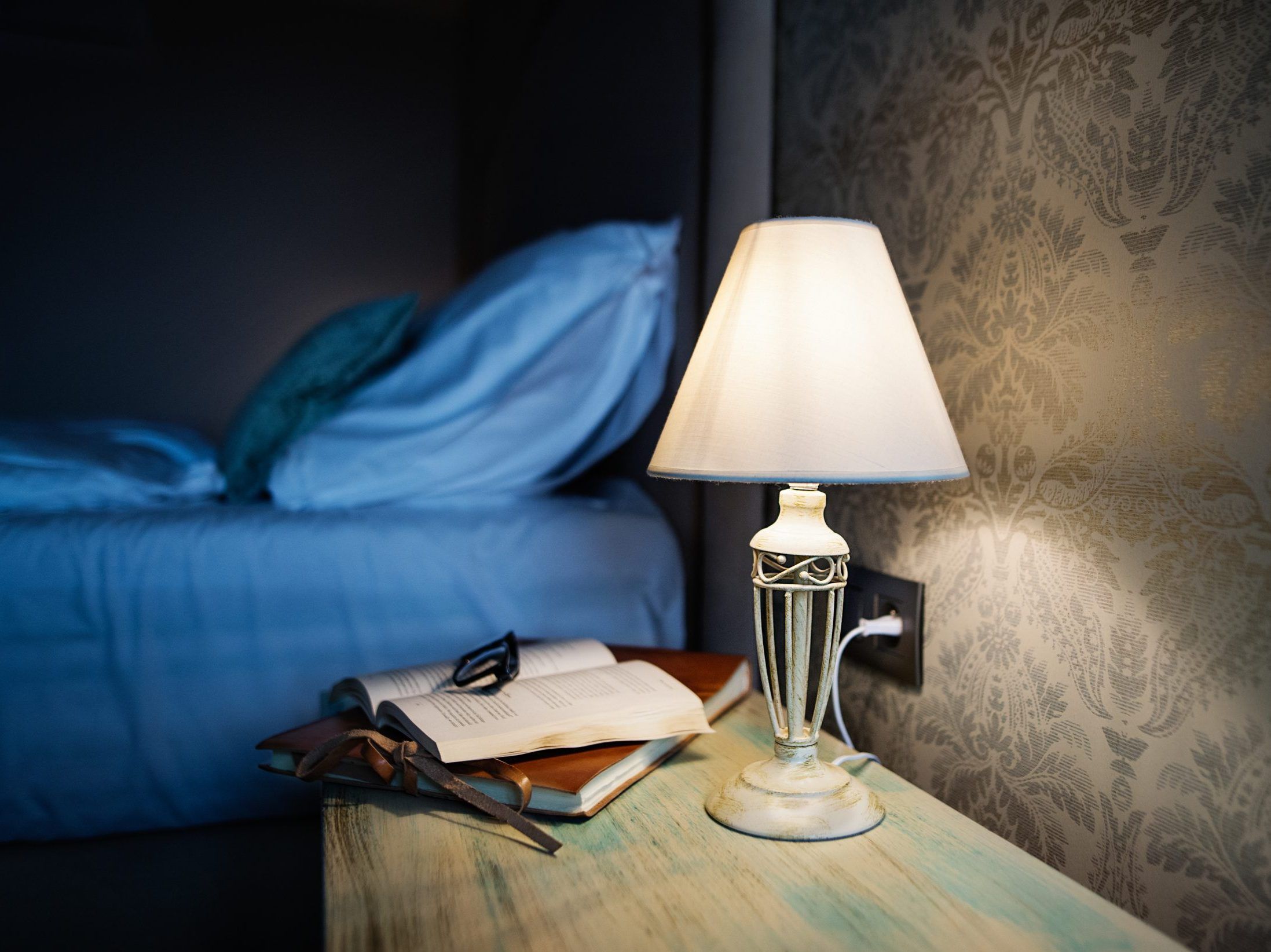 ASK AMY: This year, everybody needs a book on their bed | Toronto Sun