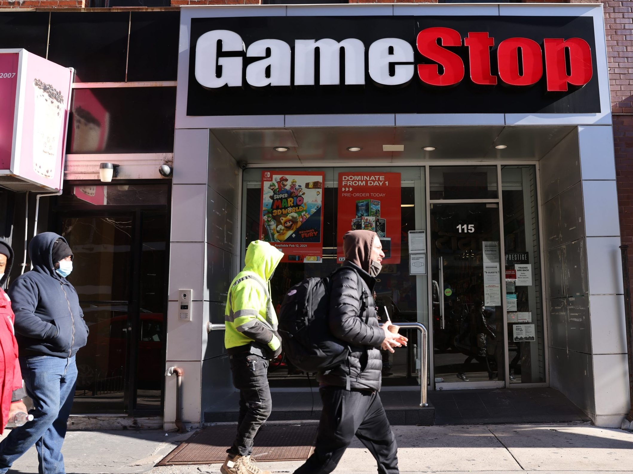 Wealthsimple adds 'risky' label to GameStop, BlackBerry stocks amid ...
