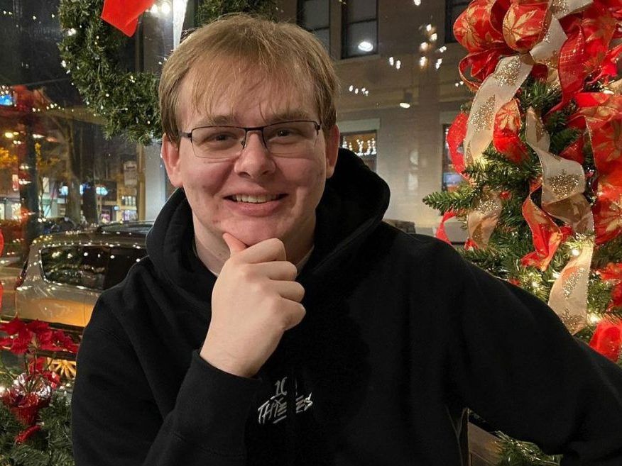 YouTuber 'CallMeCarson' accused of grooming teens for sex | Toronto Sun