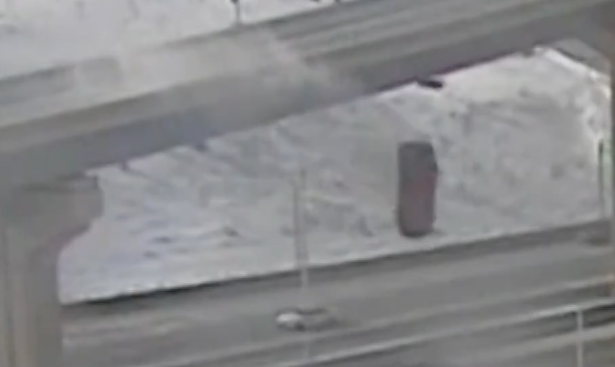 Driver survives 70-foot fall off exit ramp | Toronto Sun