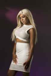 SUNshine Girl Shawna | Toronto Sun