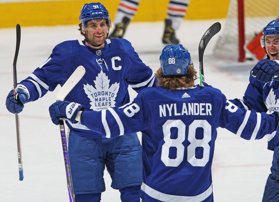 Captain Tavares turns it on | Toronto Sun