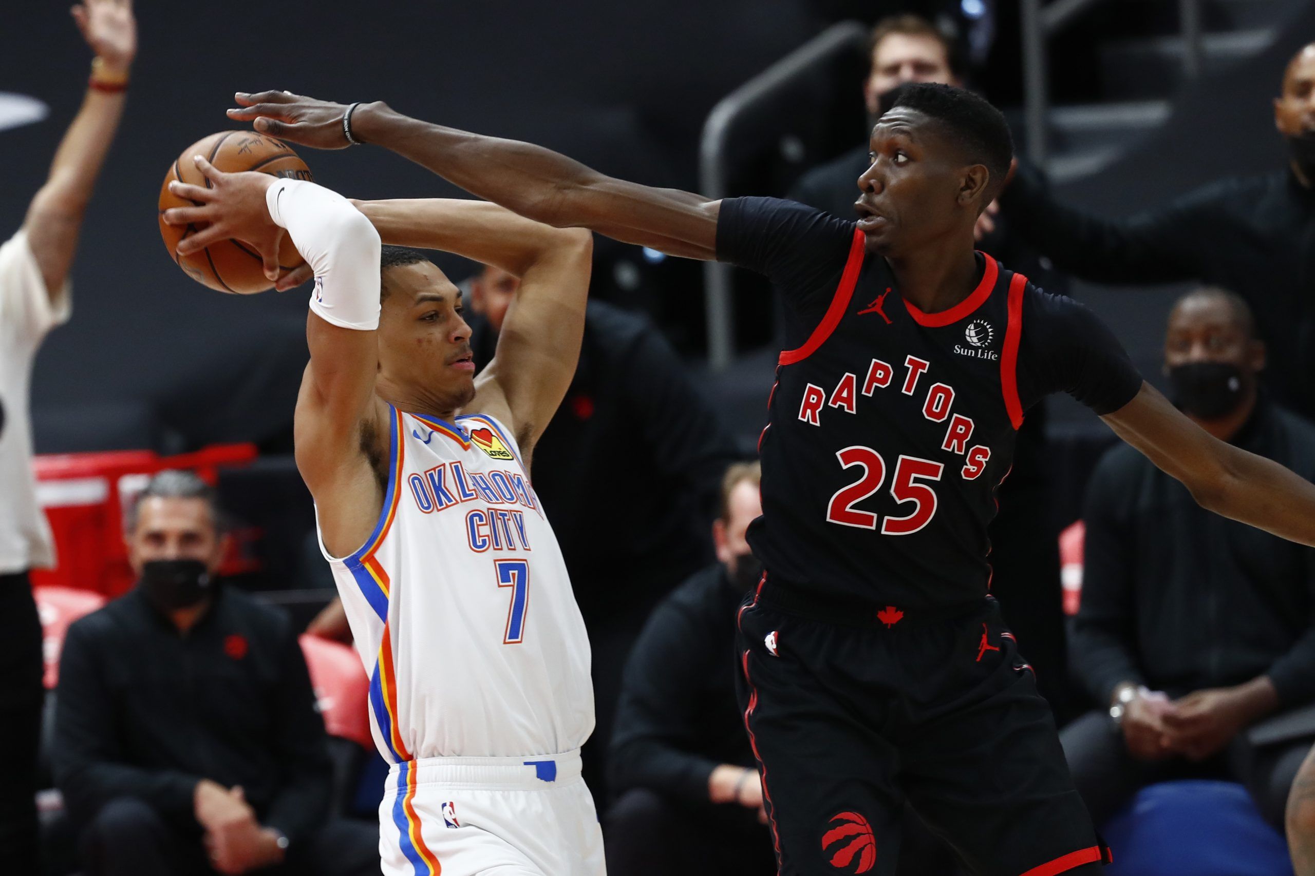 French connection lifts Raptors past Thunder | Toronto Sun
