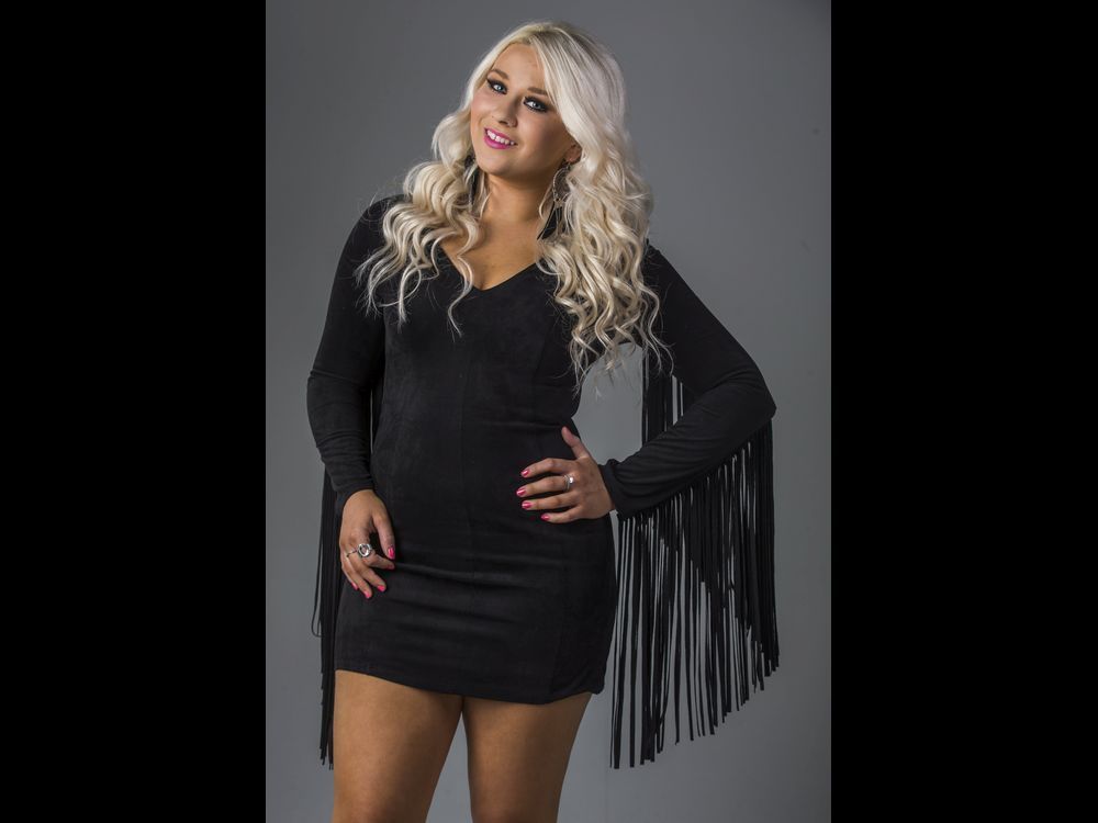 SUNshine Girl Chelsea | Toronto Sun