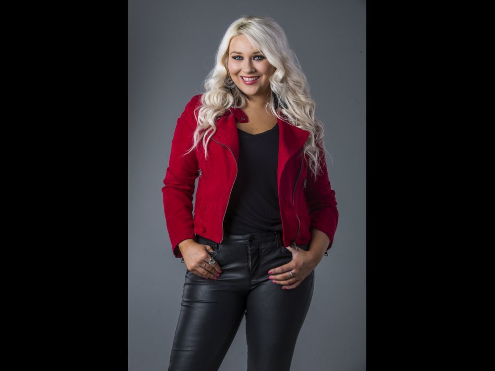 SUNshine Girl Chelsea | Toronto Sun