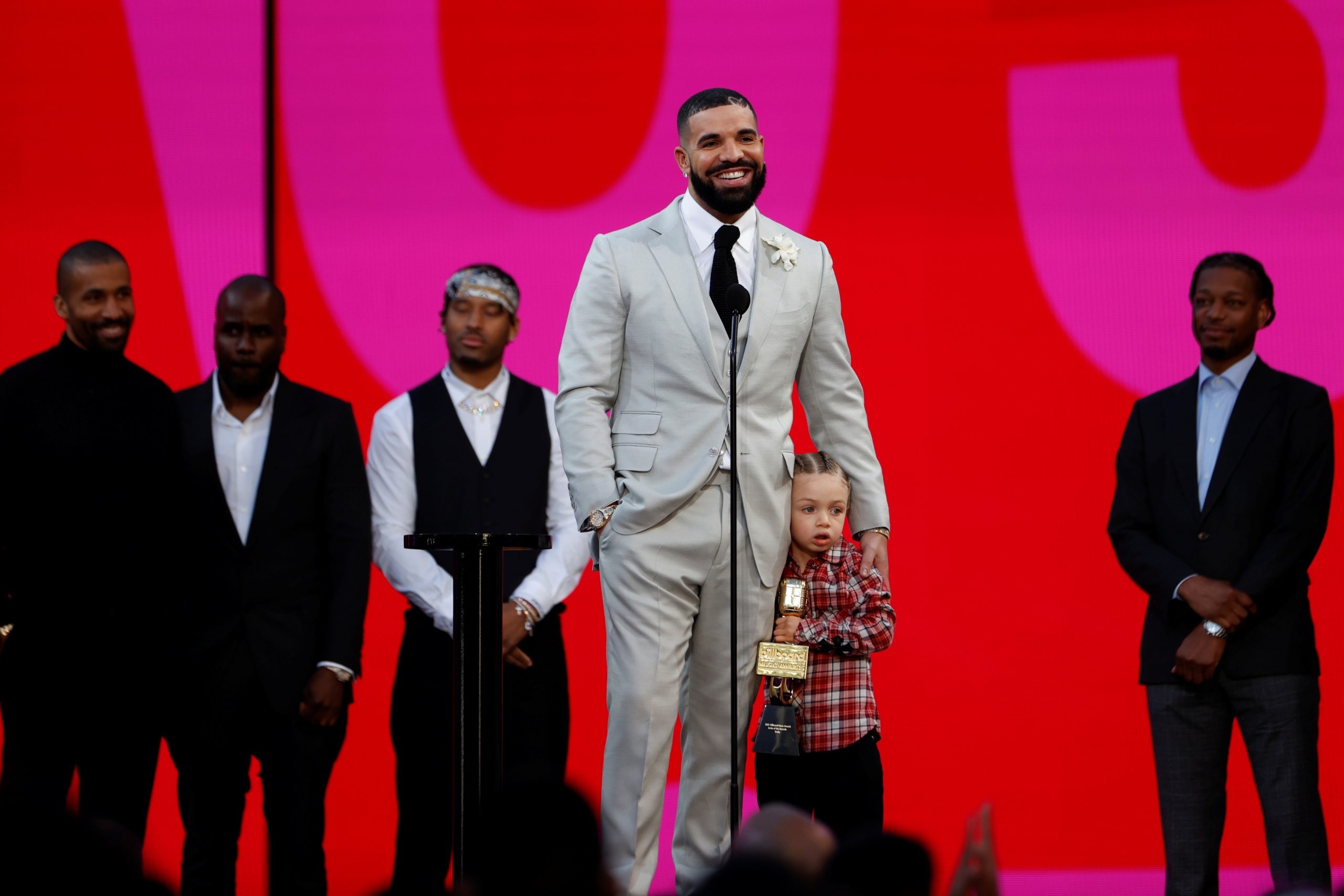 Drake brings adorable son Adonis onto stage at Billboard Awards ...