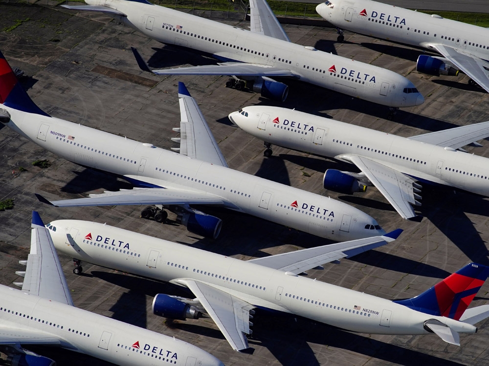 FAA to investigate Delta plane's windshield shattering mid-flight ...