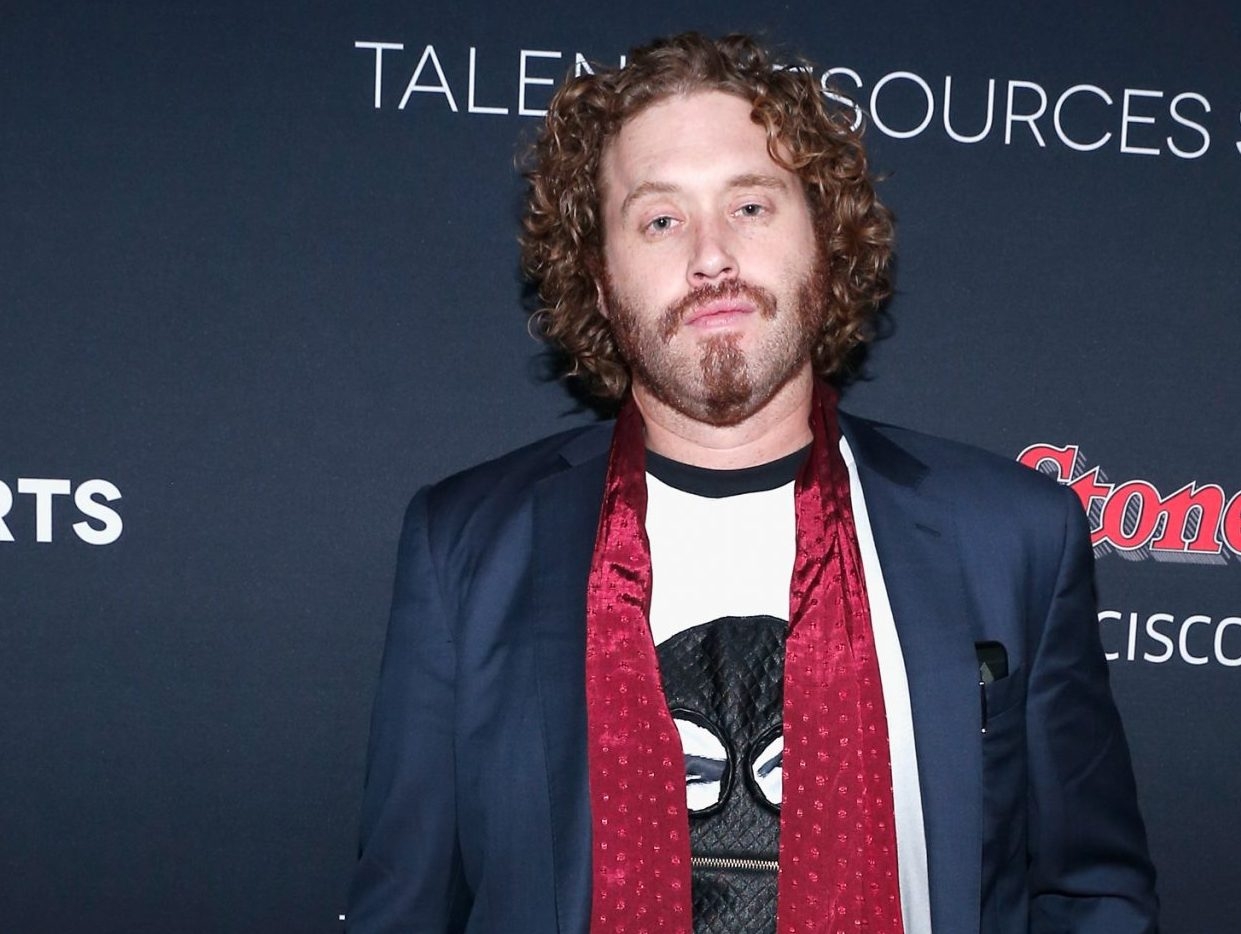 T.J. Miller excapes jail as prosecutors move to dismiss fake bomb ...