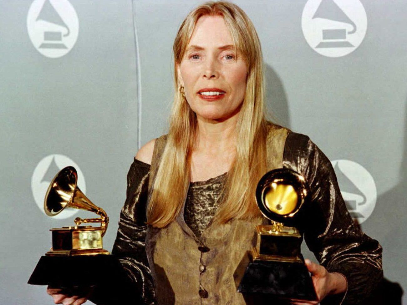 New Joni Mitchell album to feature her coffee shop gig recorded by Jimi ...