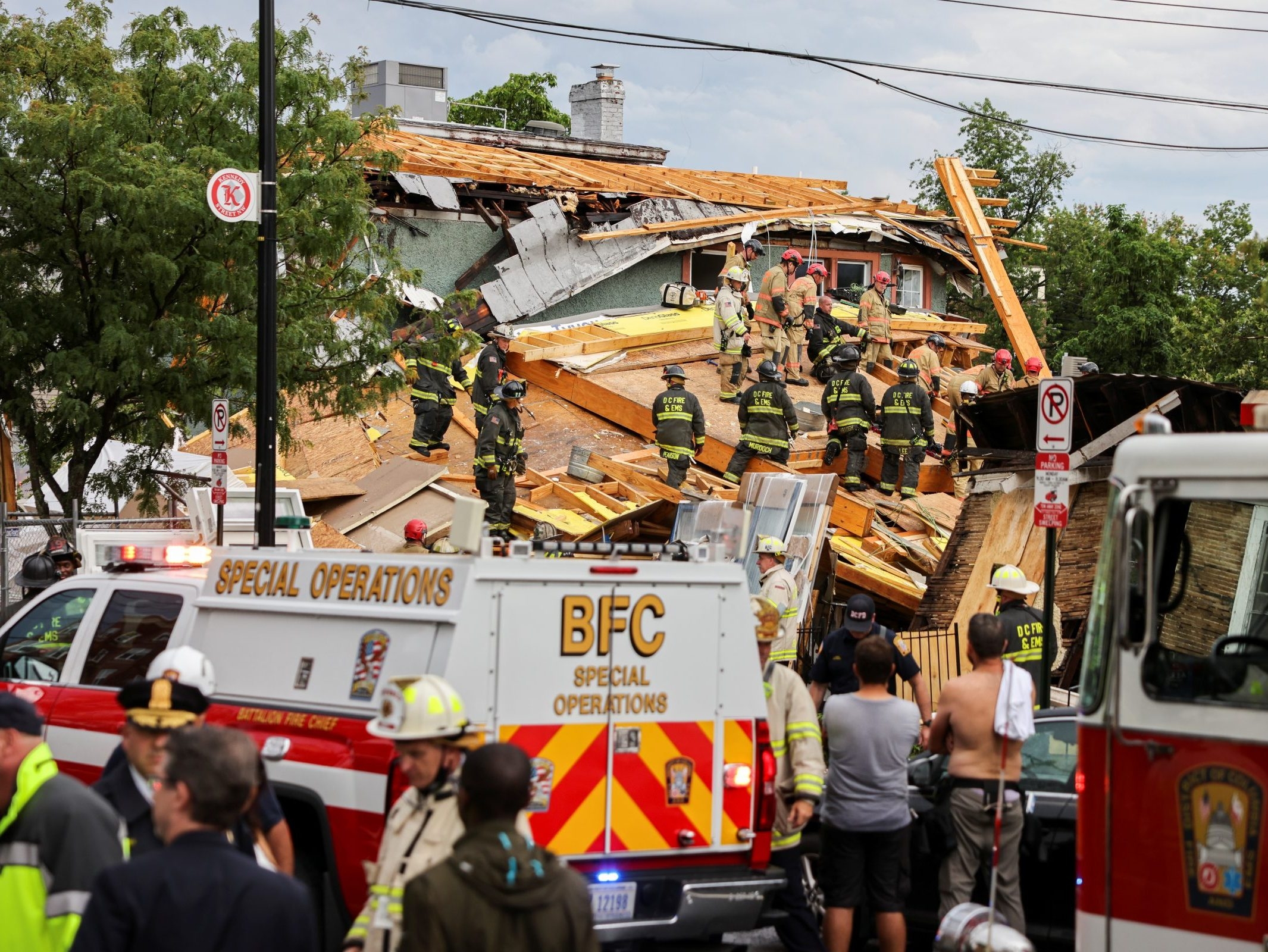 One trapped, several hurt in Washington building collapse | Toronto Sun