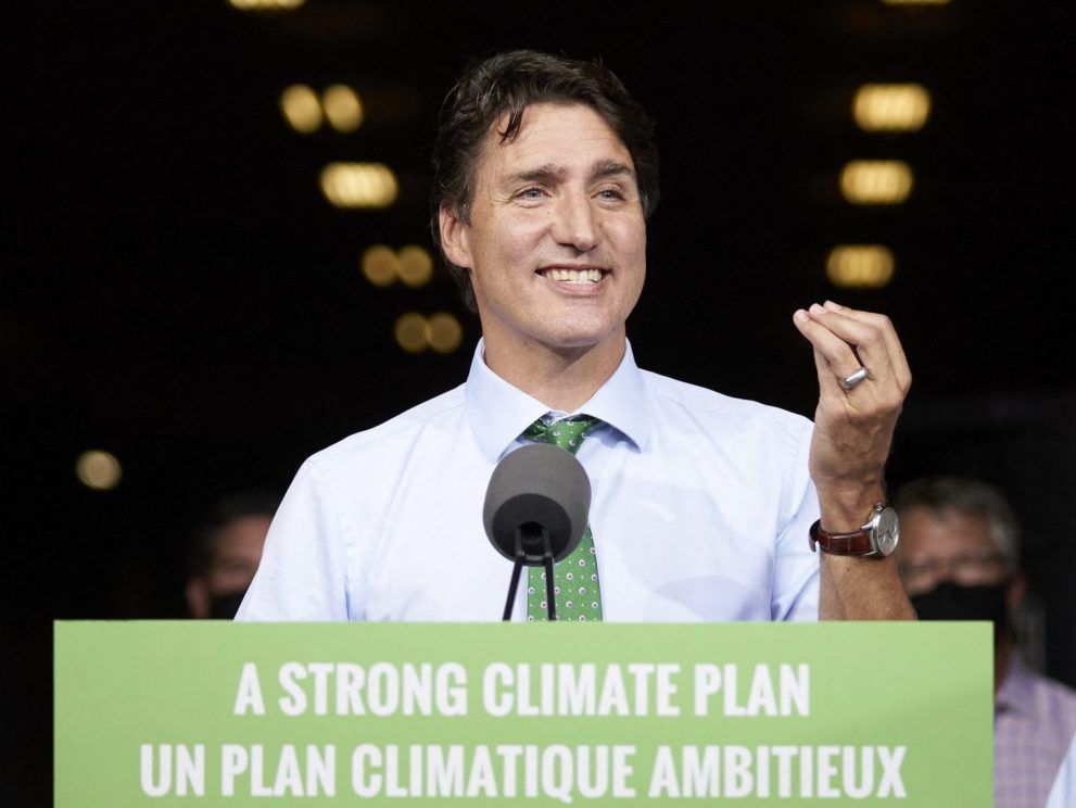 Trudeau climate promises interrupted by angry crowd in Ontario ...