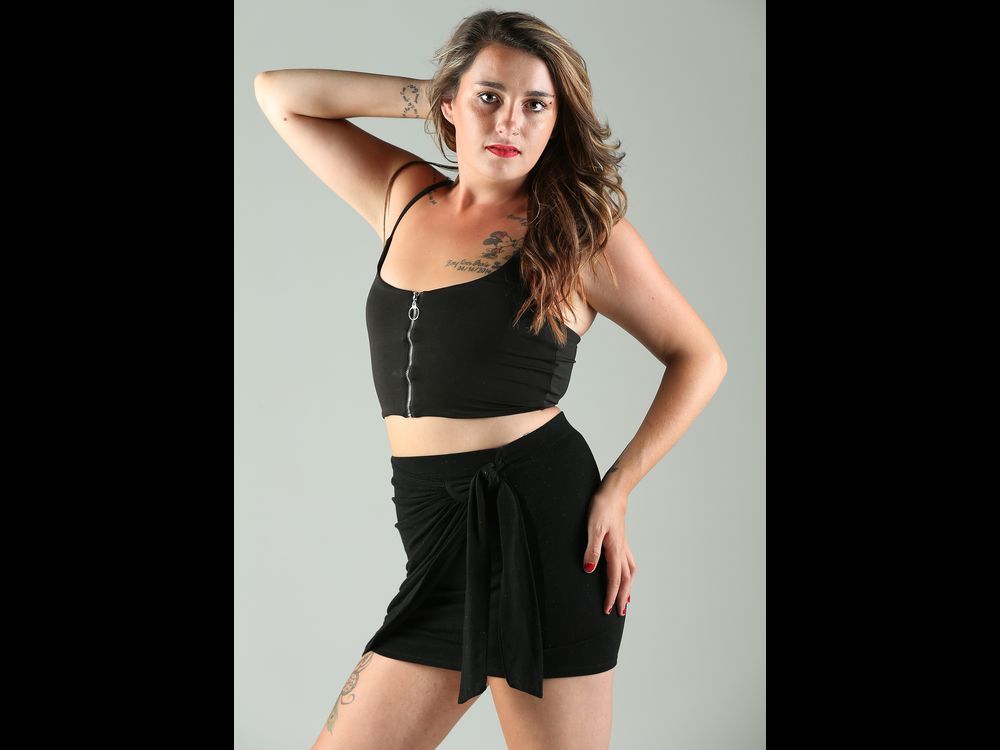 SUNshine Girl Elizabeth | Toronto Sun