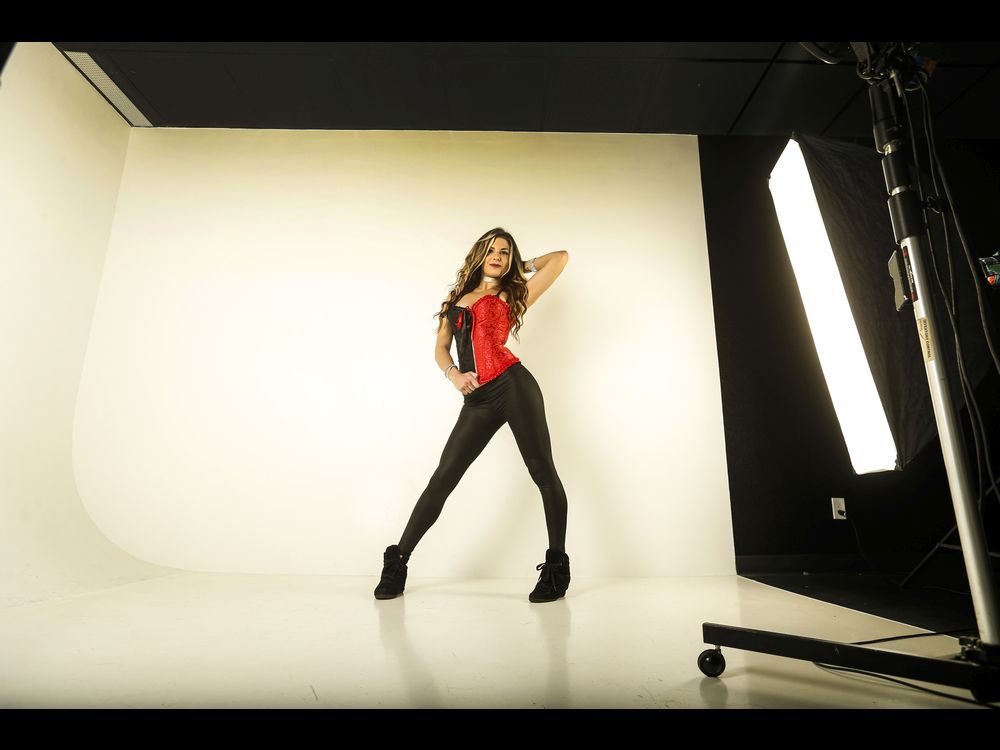 Sunshine Girl Gabie | Toronto Sun