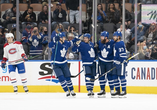 Real fans back for Hockey Night In Toronto | Toronto Sun