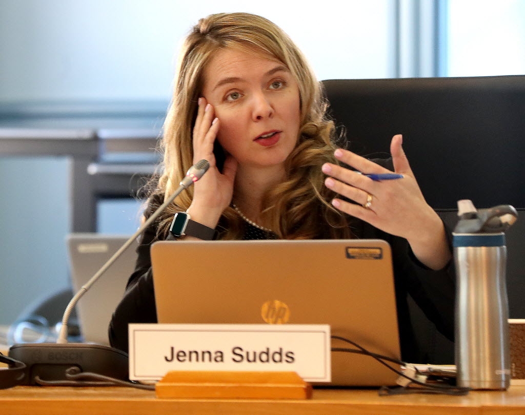 Liberal candidate blasted for use of city hall resources mid-election | Toronto Sun