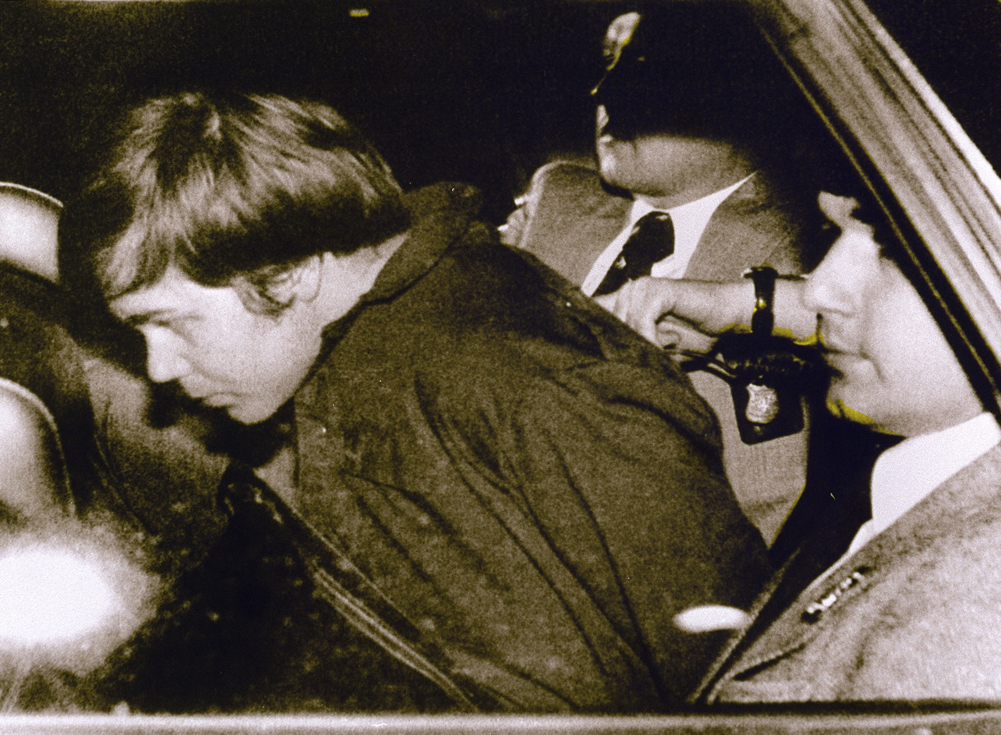 John Hinckley, who shot Ronald Reagan, wins unconditional release ...