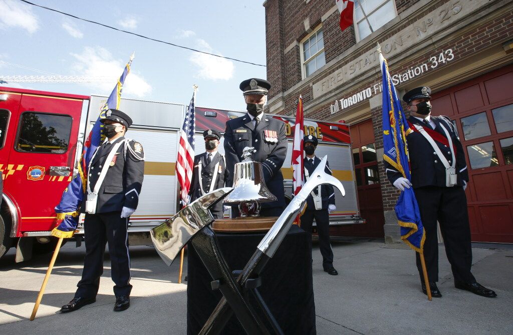 Toronto firefighters remember the FDNY 343 who perished at Ground Zero ...