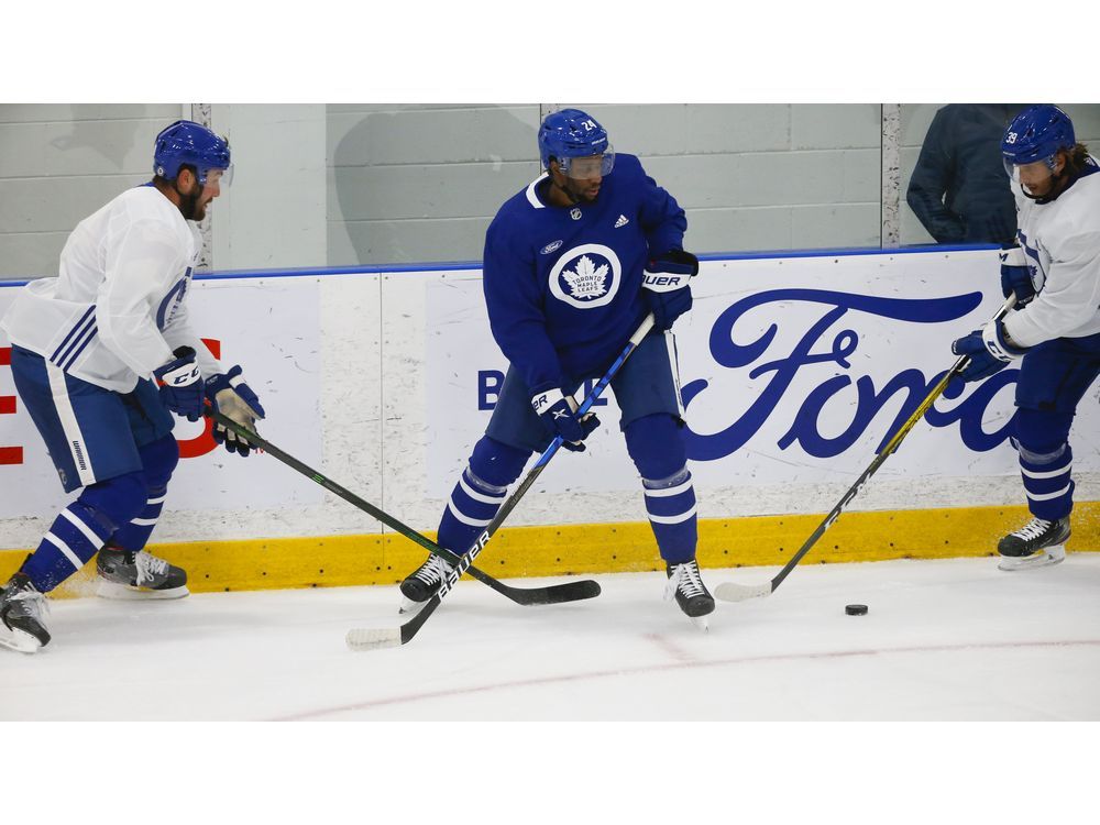 (PHOTOS) Maple Leafs Blue and White take to the ice | Toronto Sun