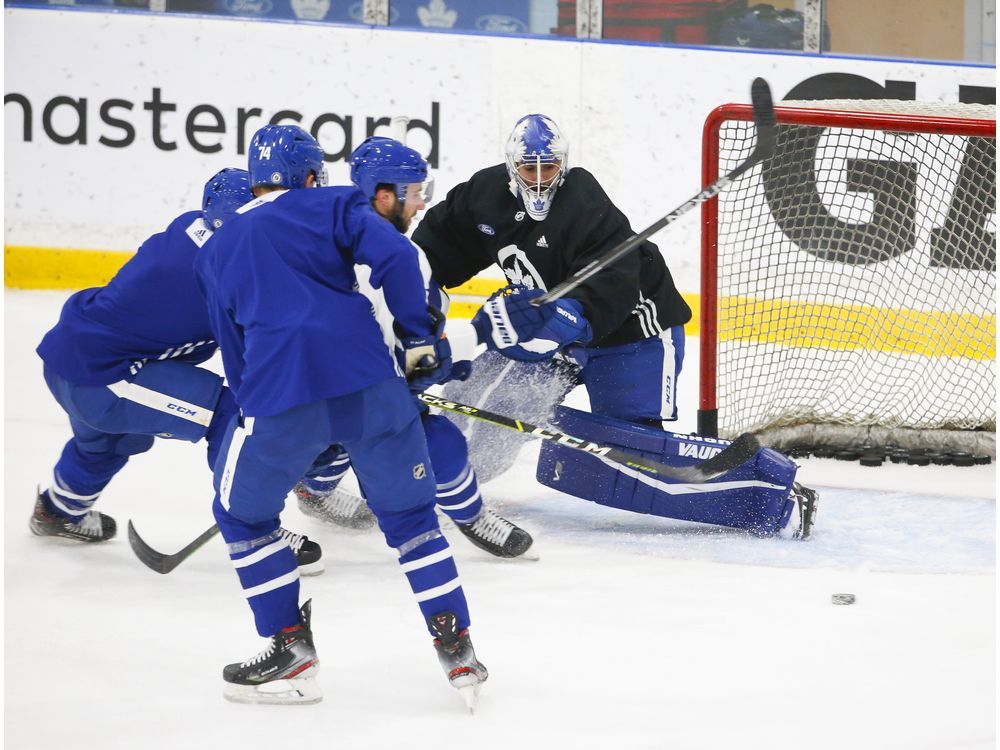 (PHOTOS) Maple Leafs Blue and White take to the ice | Toronto Sun