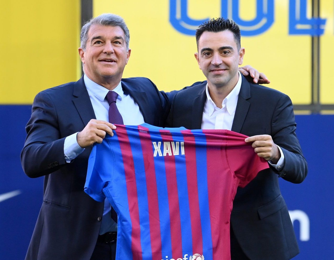 'HISTORICAL DAY': Barca unveil Xavi as new manager at Camp Nou ...