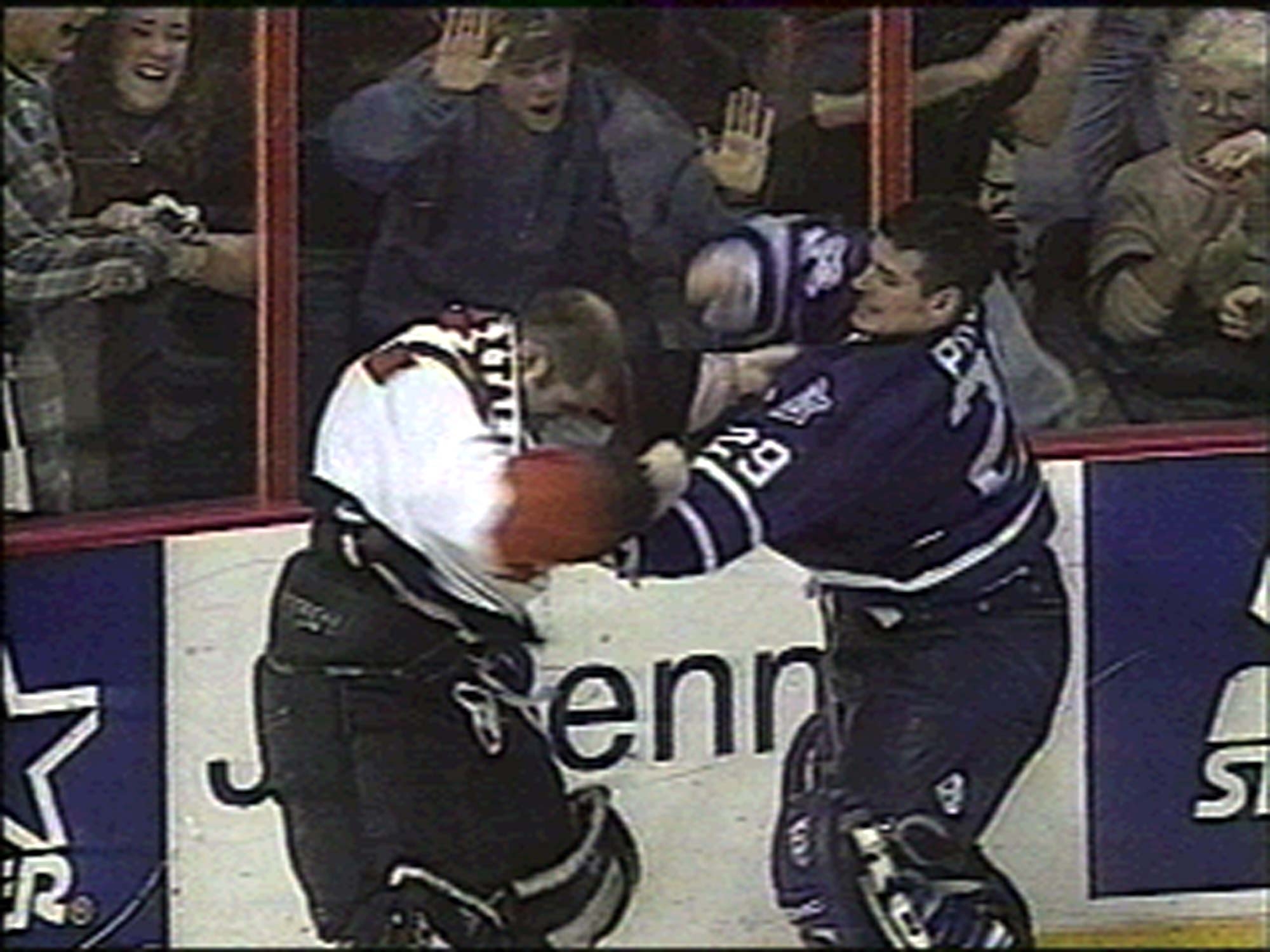 LEAFS SNAPSHOTS: Revisiting Potvin-Hextall fight | Toronto Sun