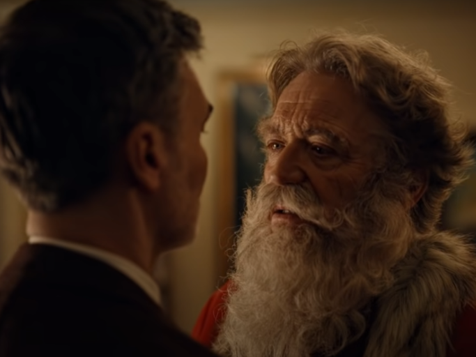 Ad for Norway’s postal service shows Santa landing a boyfriend ...