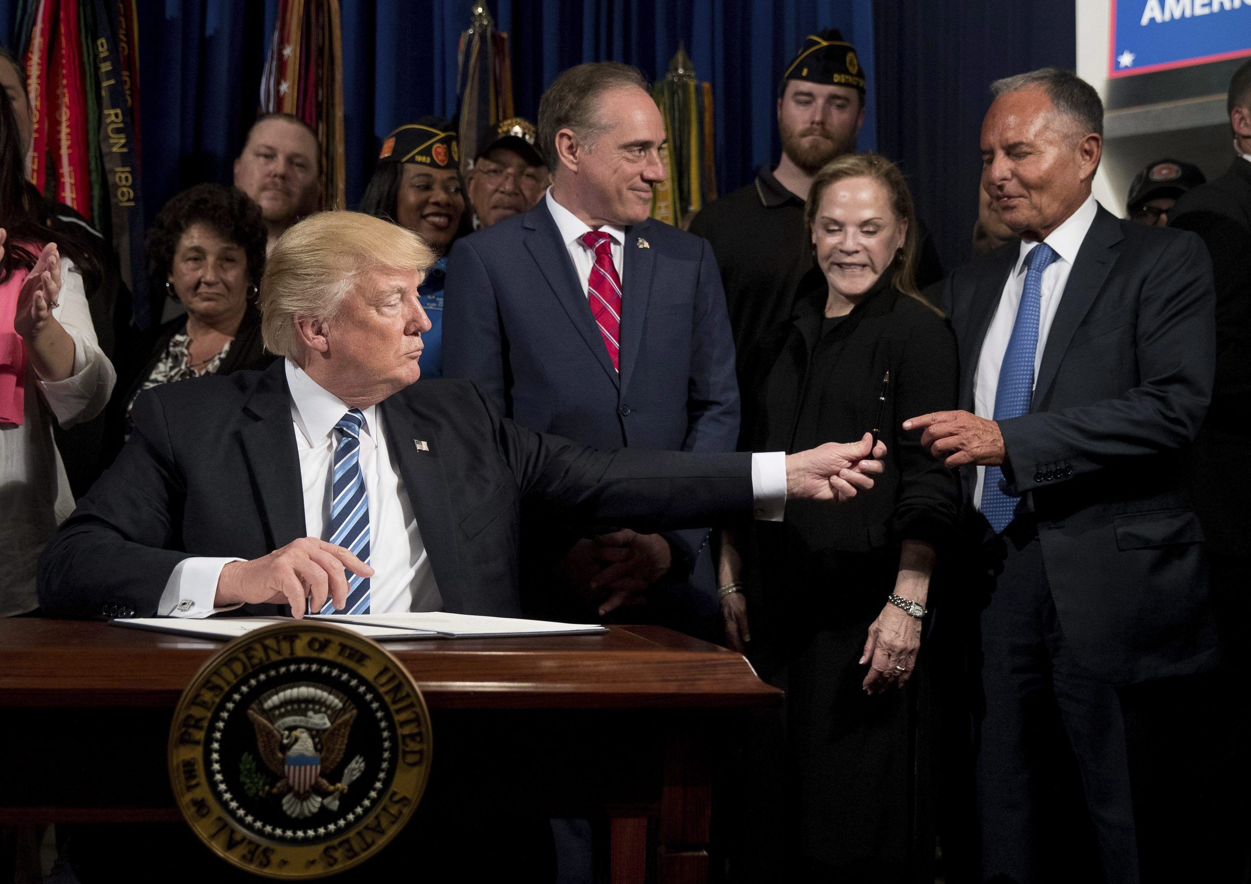 Billionaire's wife sues N.Y. law firm over hate-mail claim | Toronto Sun