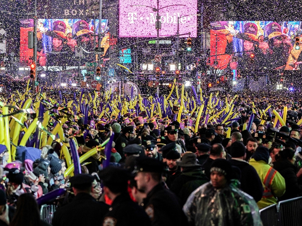 New York to scale down New Year's Eve celebrations at Times Square ...