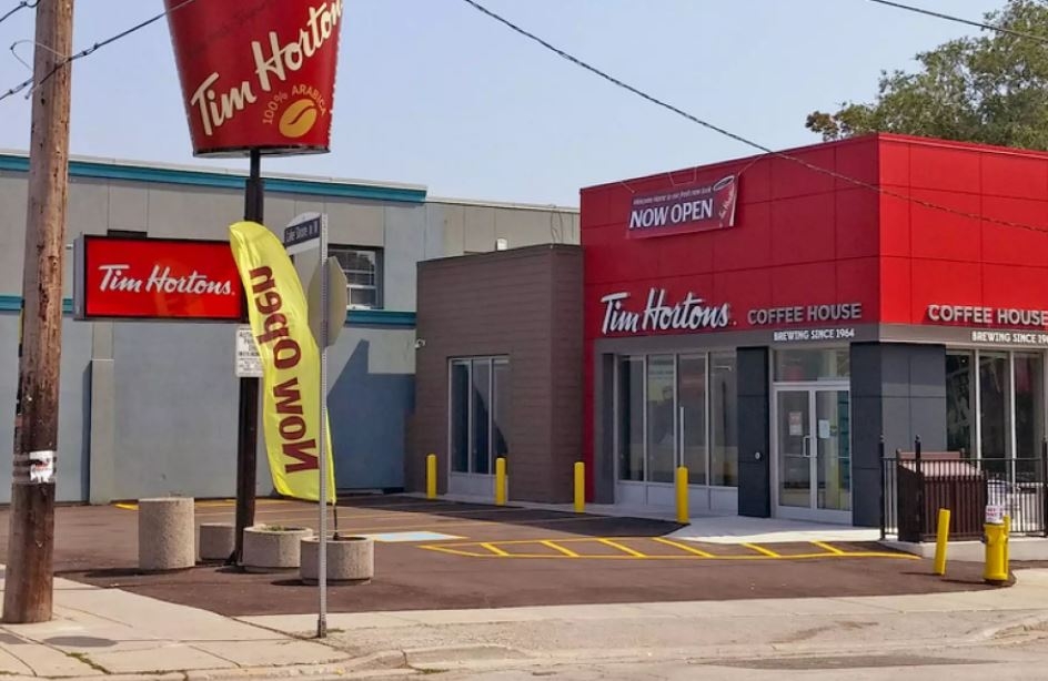 Famed giant Tim Hortons cup kicks the bucket in west-end Toronto ...