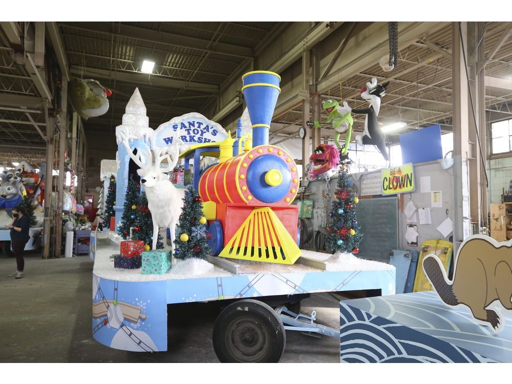 Santa's secret parade workshop | Toronto Sun